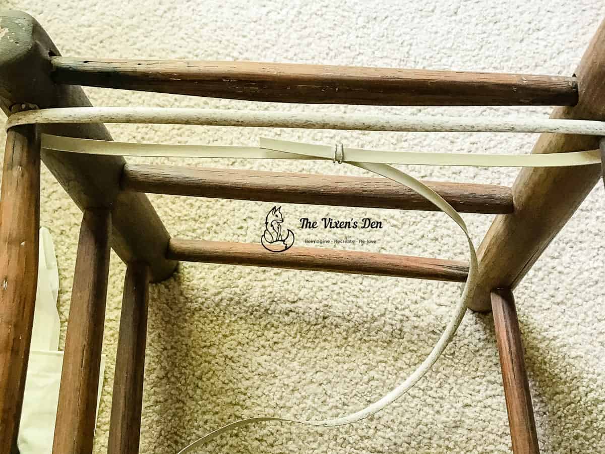 How to Weave a Chair Seat with Faux Rattan Reed/Splint - The Vixen's ...