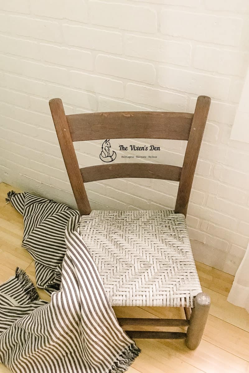 How to Weave a Chair Seat with Faux Rattan Reed/Splint - The Vixen's ...